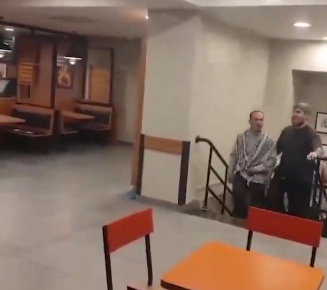 Burger King Saldırısı: Müdür Linç Edilmek Istendi • Batman Burada