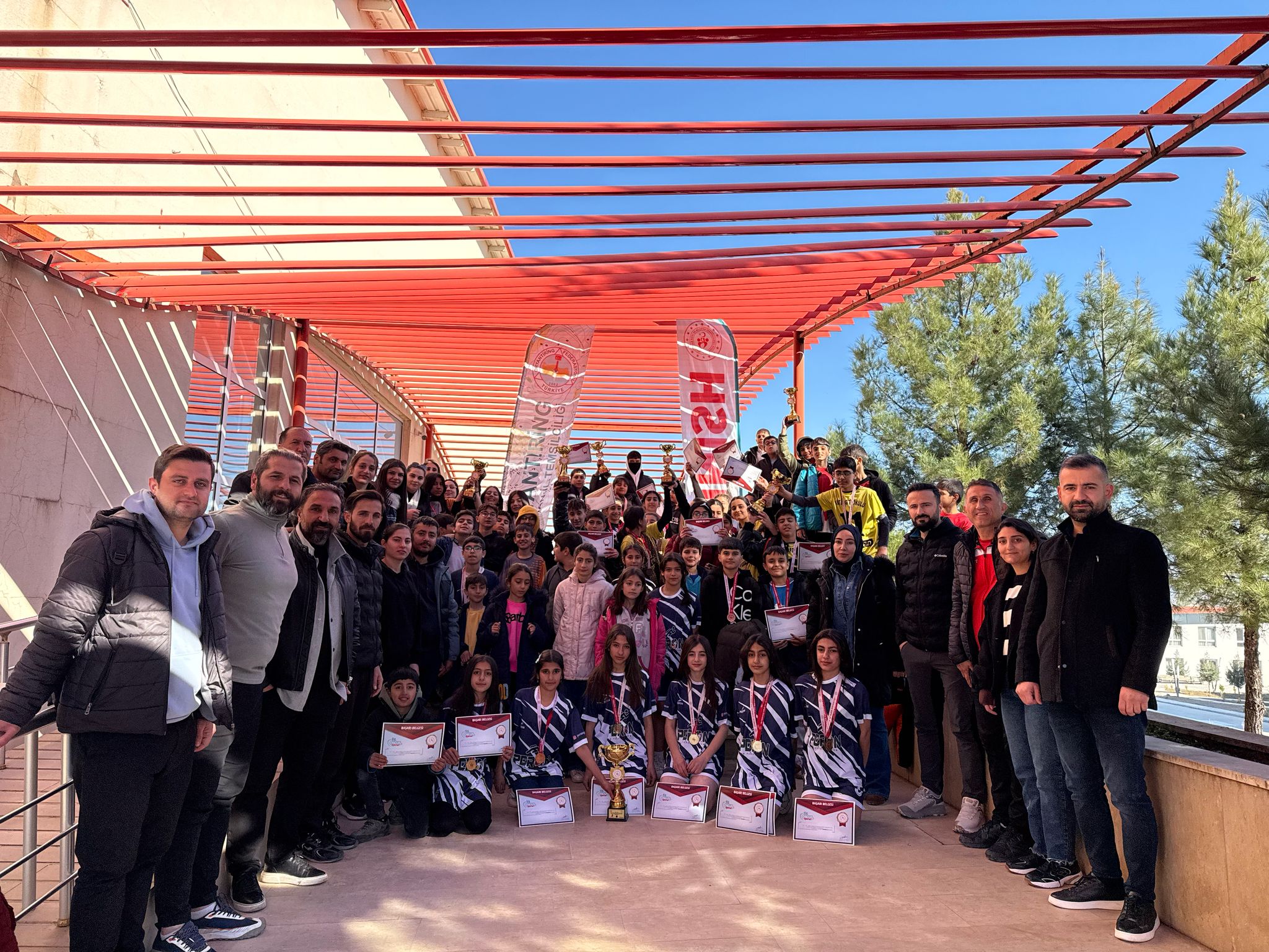 Fernas Ortaokulu Oryantiringte Bütün Dereceleri Sildi Süpürdü • Batman ...